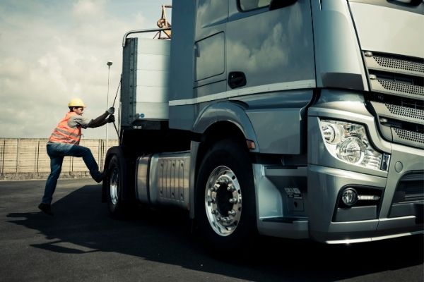 Accidents Caused by Trucks Backing or Reversing - D’Amore Law Group